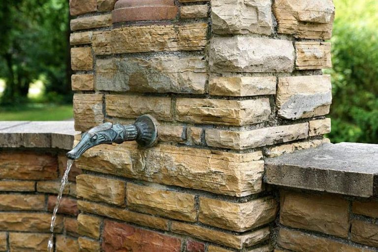 An In-Depth Look at Faux and Natural Stone Veneer - Stoneyard®