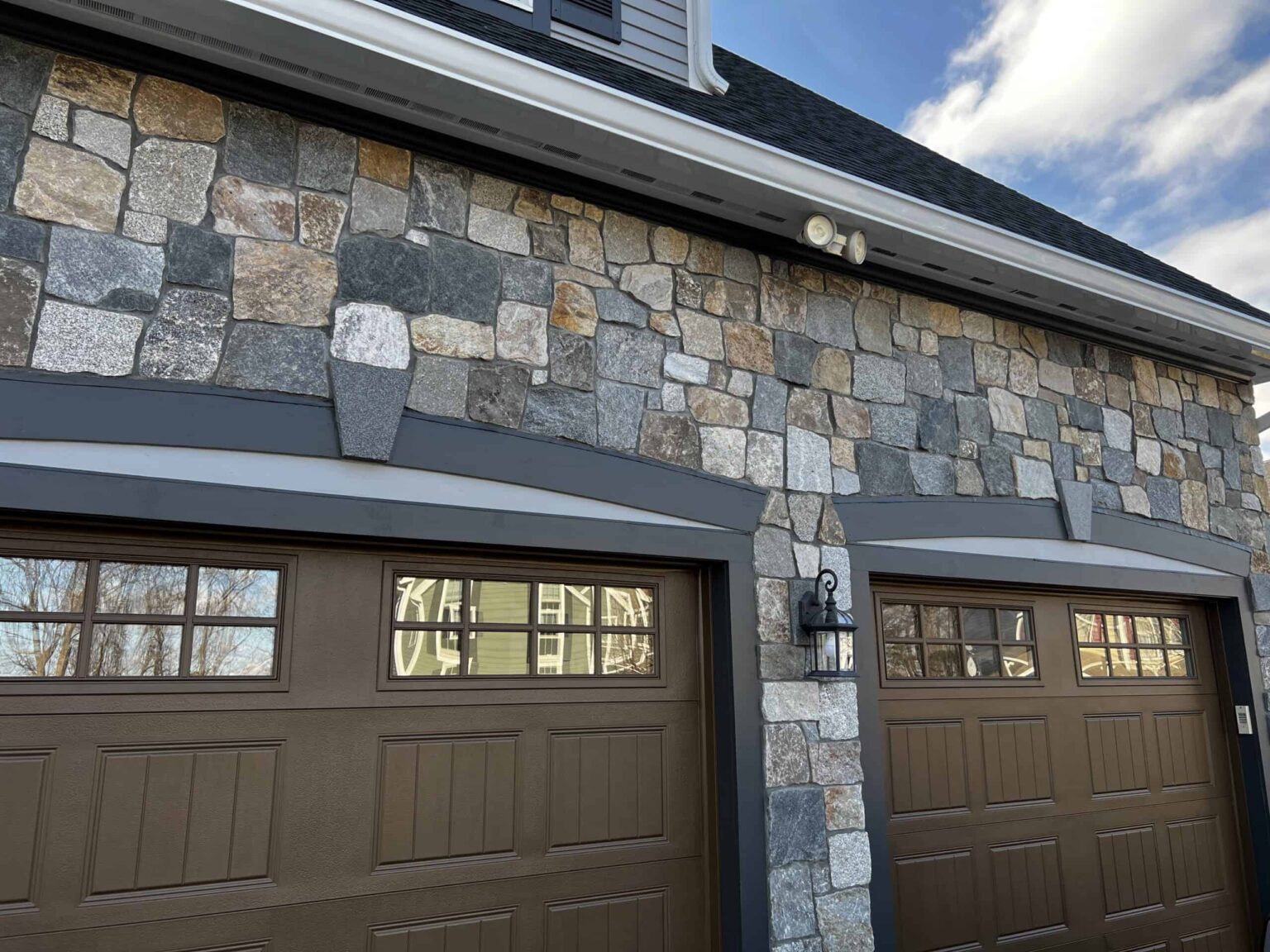 12 Gray Stone Veneer Siding Design Ideas - Stoneyard®