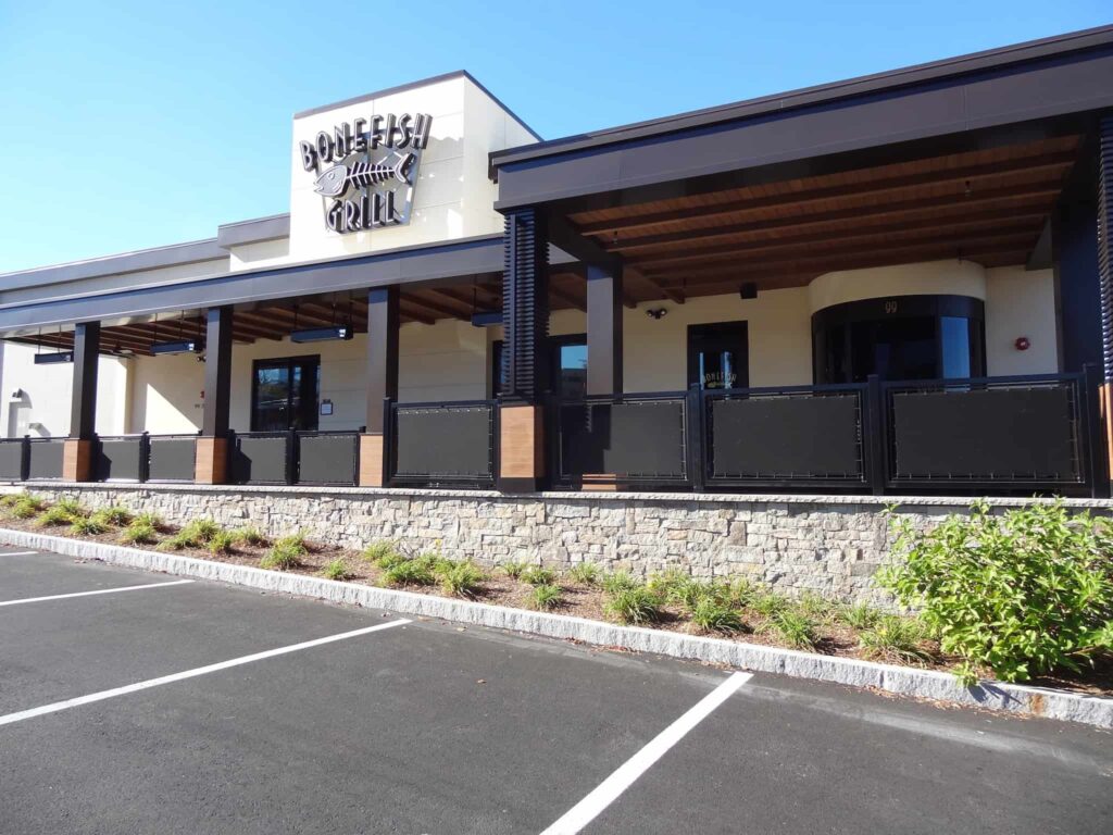 Bonefish Grill with Colonial Tan Siding - Stoneyard