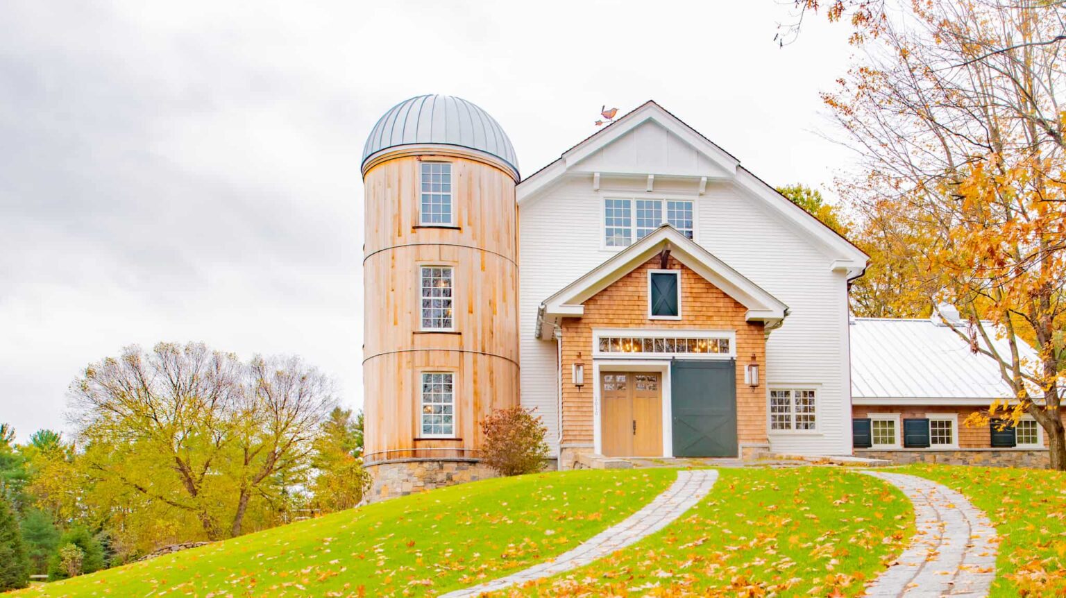 Guests Stay In The Barn - Stoneyard