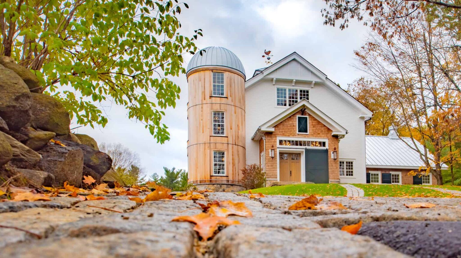 Guests Stay In The Barn - Stoneyard