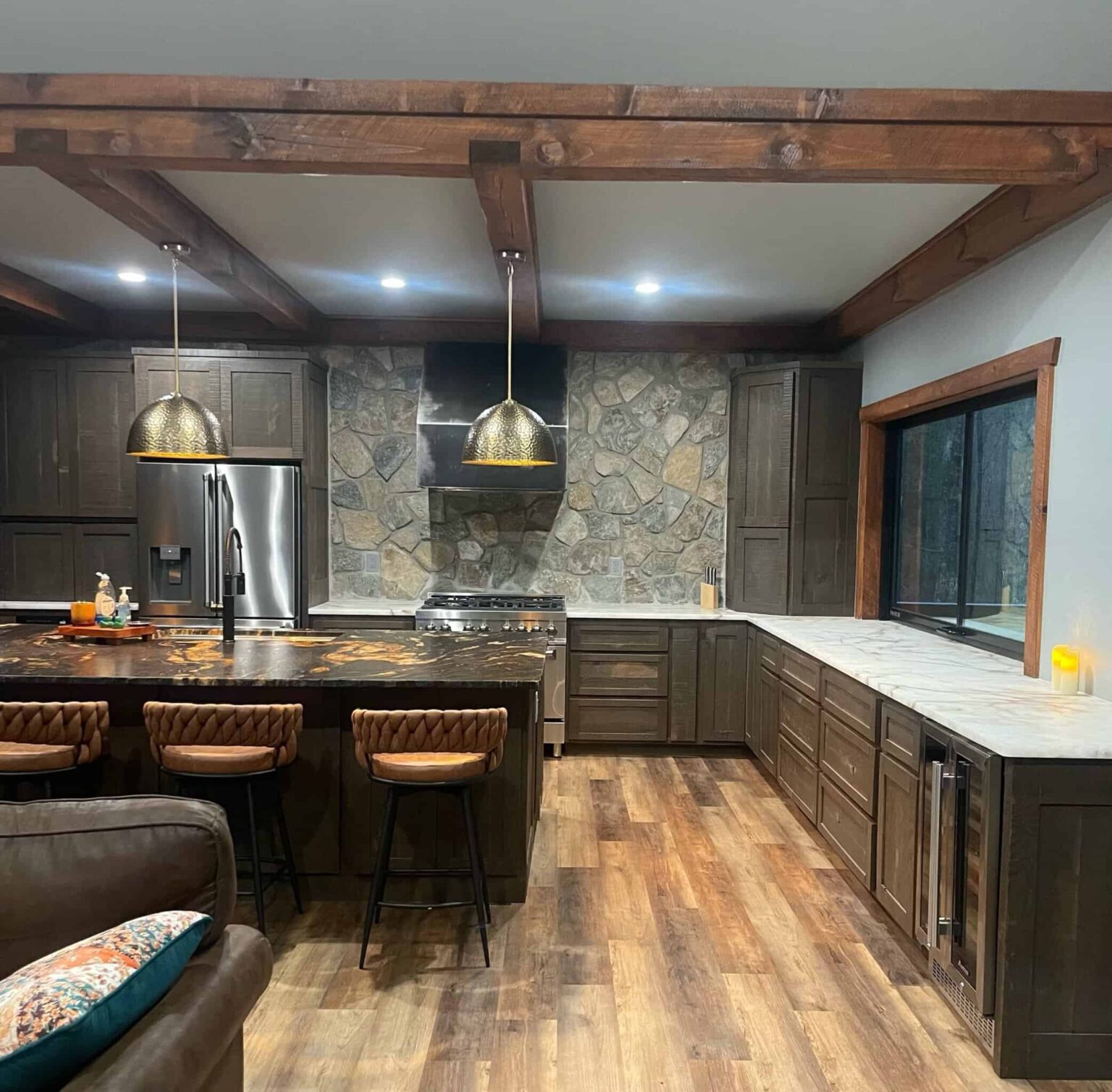 10 Stone Veneer Outdoor Kitchen Design Ideas - Stoneyard